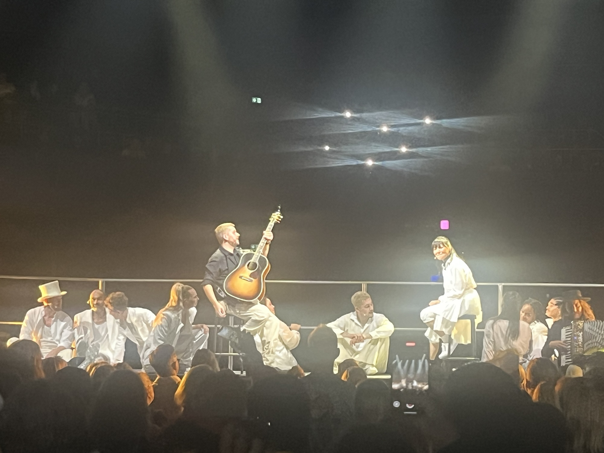 Lonely Together, världspremiär, 29 augusti, Stadsteatern, Stockholm ...